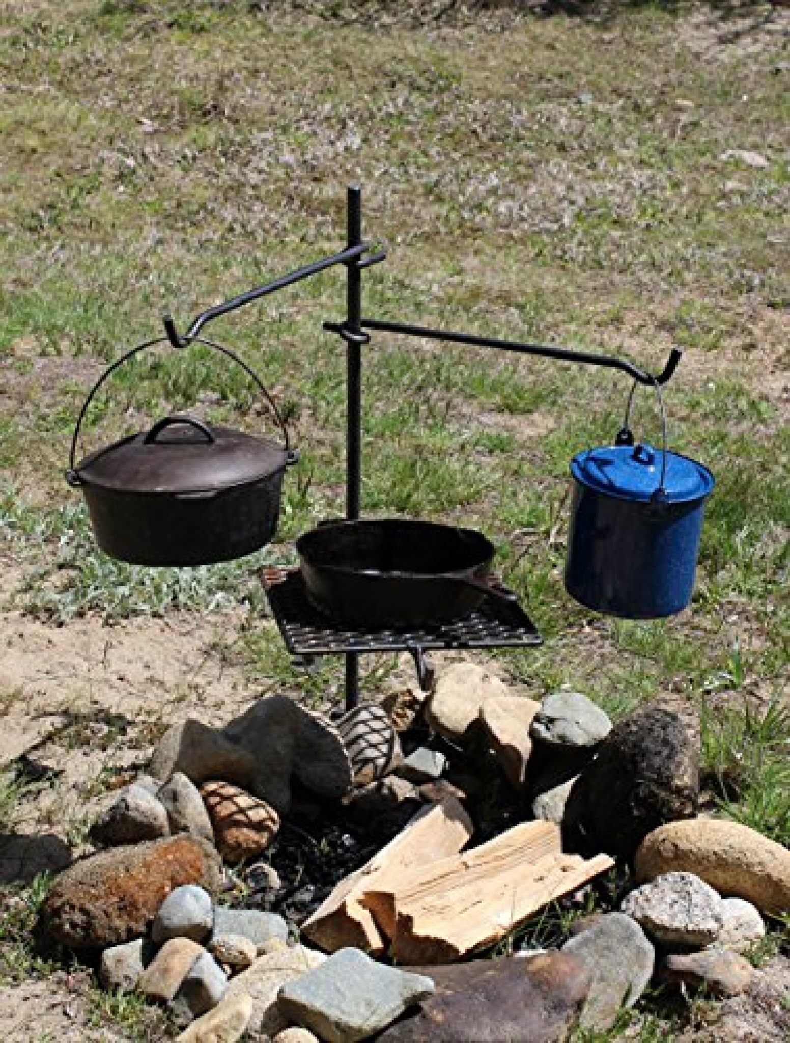The Granite Campfire Pole Cooker for your outdoor trip | Campstuffs.com